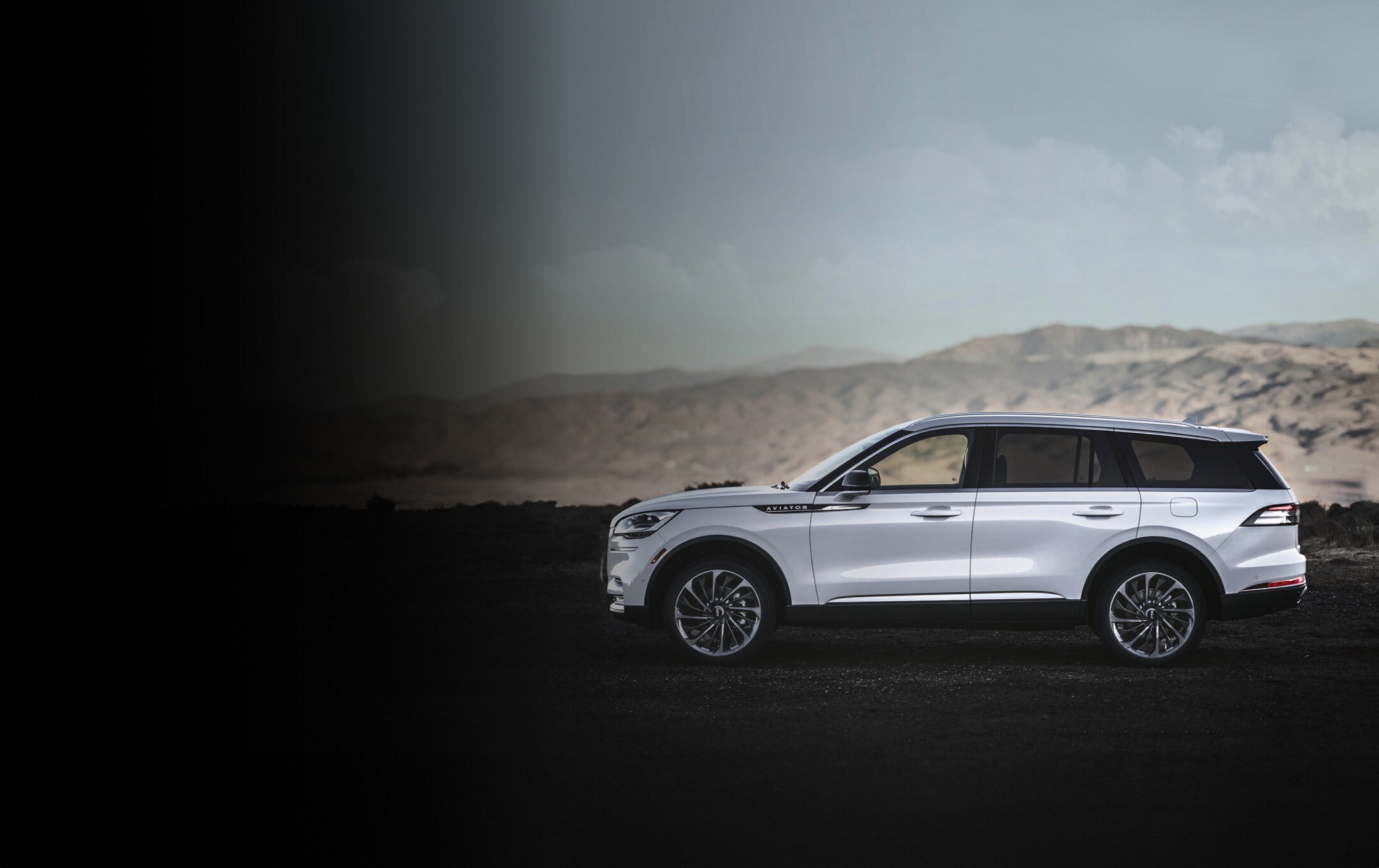 2024 Lincoln Aviator® | Three-Row Midsize Luxury SUV