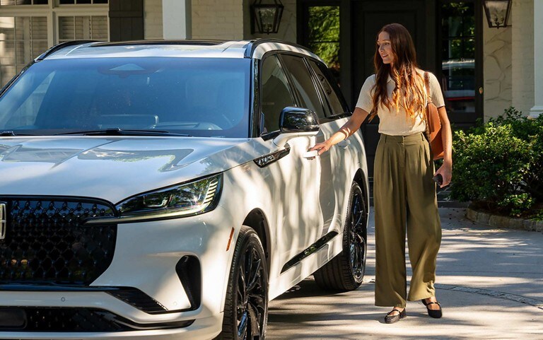 Introducing The New 2025 Lincoln Aviator® Three-Row Midsize Luxury SUV