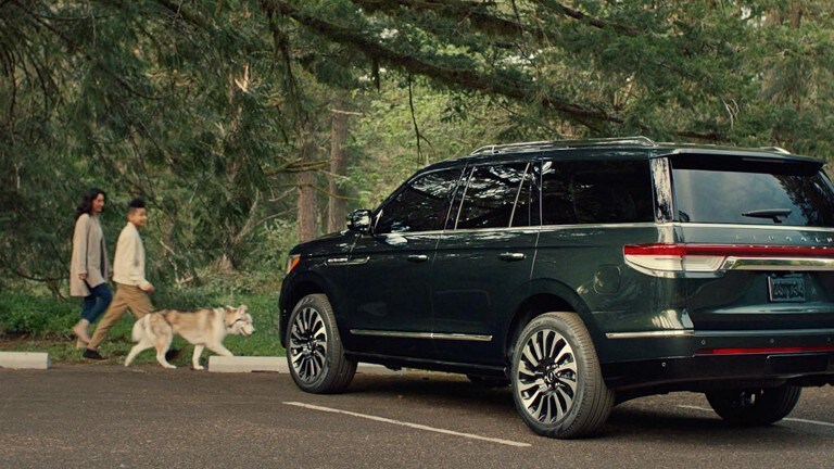2023 Lincoln Navigator® SUV Photo & Video Gallery