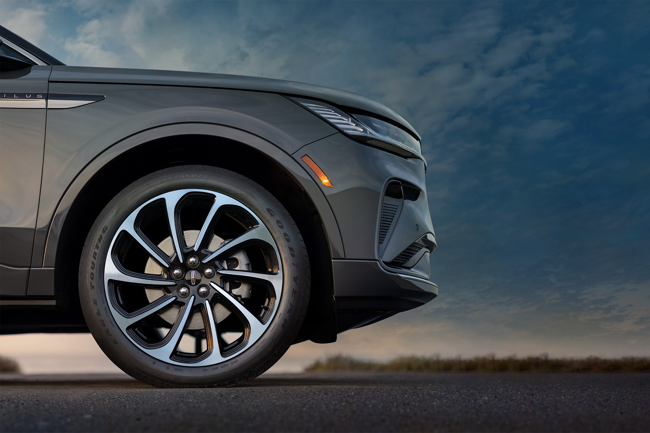 Lincoln Hybrid Electric Vehicles | Performance With Efficiency