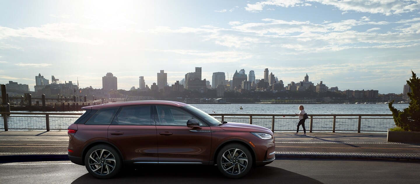 Luxury SUVs and Plug-In Hybrid Electric Vehicles | Lincoln.com
